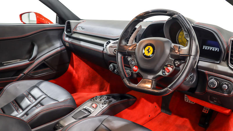 Ferrari 458 Italia Interior