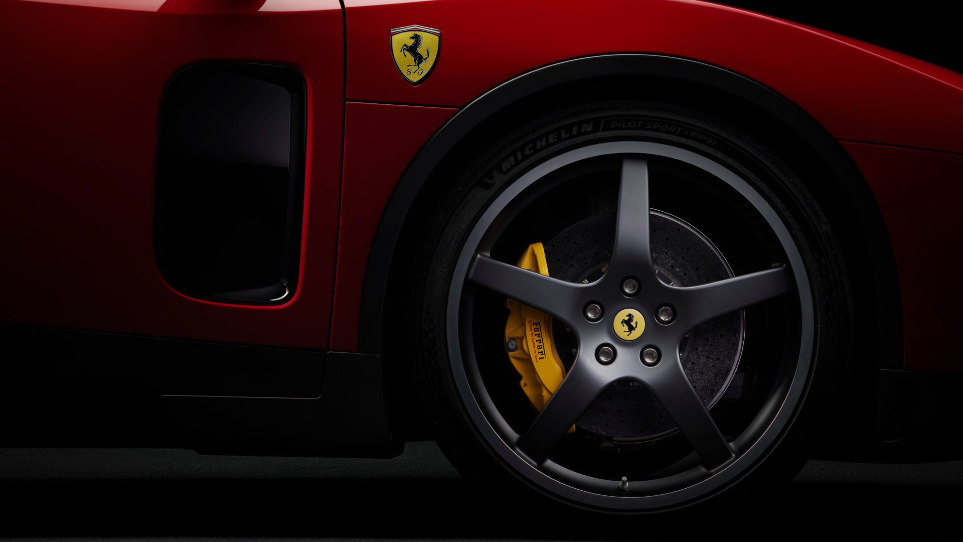 Ferrari Luce - Ferrari.com