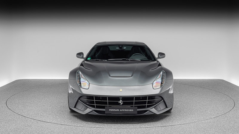 Carro Ferrari F12 Berlinetta