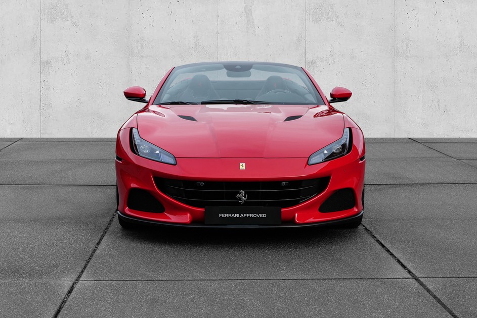 Approved aus Vorbesitz Ferrari Portofino M zu verkaufen in Köln ...