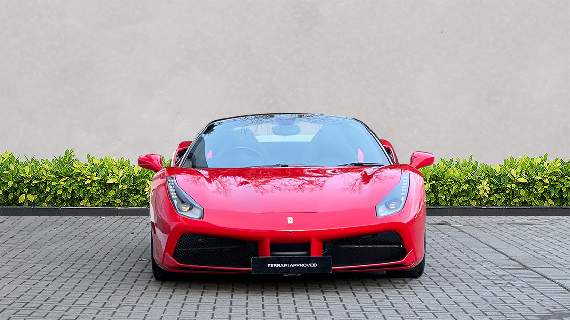 在Egham出售2018 488 Spider 易手车 | 法拉利认证