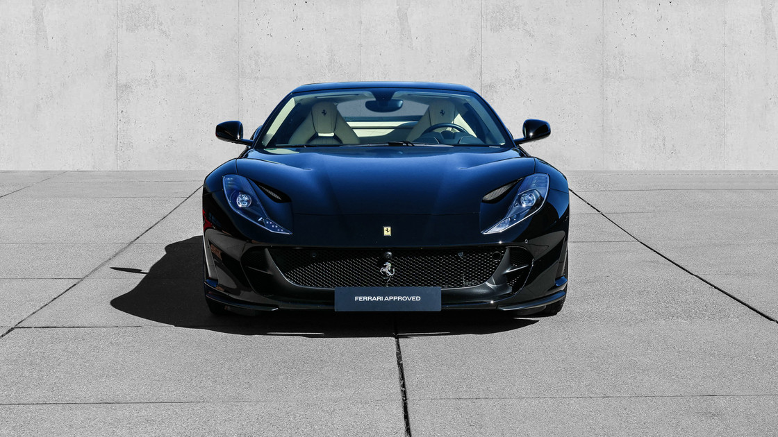 2019 812 Superfast for Sale in Köln | Ferrari Approved