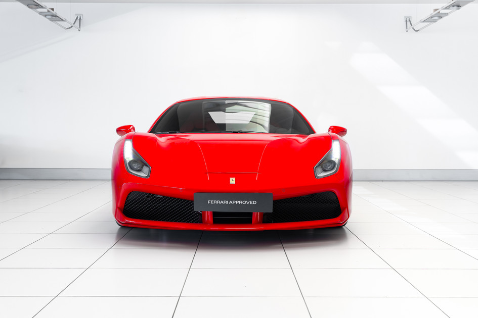Approved aus Vorbesitz 488 GTB zu verkaufen in Roma | Ferrari Dealer